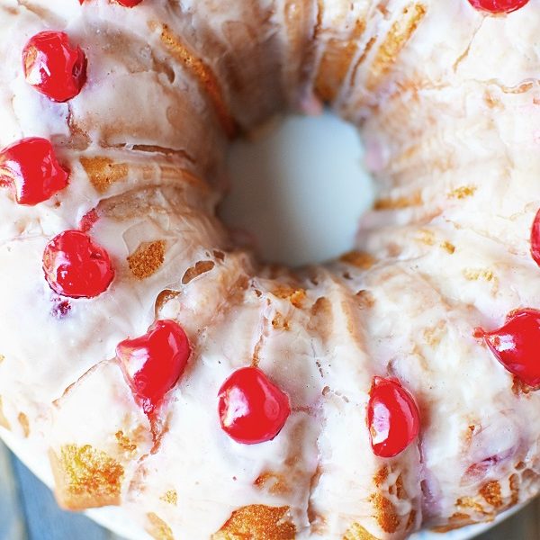 Vanilla Cola Float Pound Cake - Sweet ReciPEAs