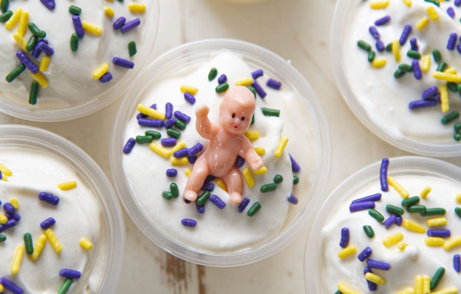 Mardi Gras King Cake Pudding Shots - Sweet ReciPEAs