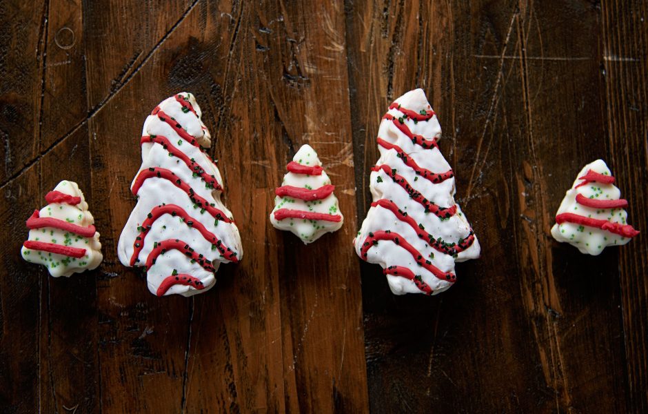 Christmas Tree Cake Fudge - Sweet ReciPEAs
