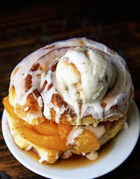Cinnamon Roll Peach Shortcake - Sweet ReciPEAs