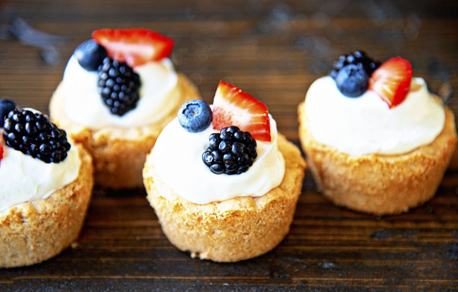 Fruit Pizza Pudding Shots - Sweet ReciPEAs