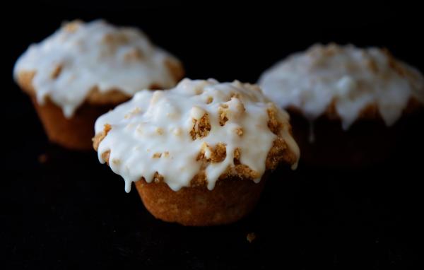 Key Lime Crumb Muffins - Sweet ReciPEAs